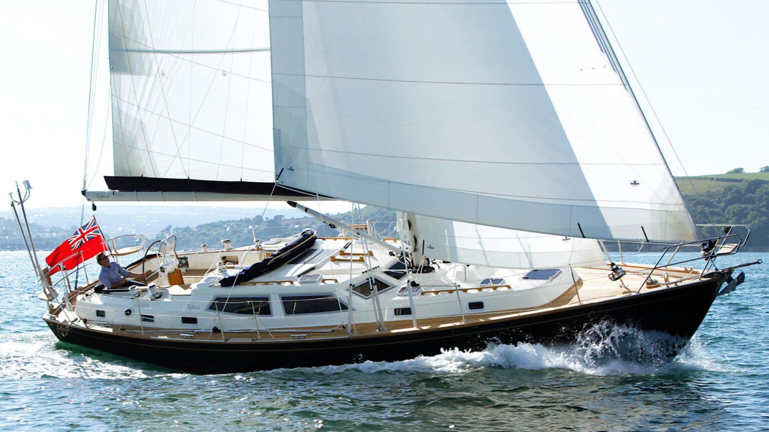 Rustler 44 - Ocean-capable raised saloon bluewater cruiser