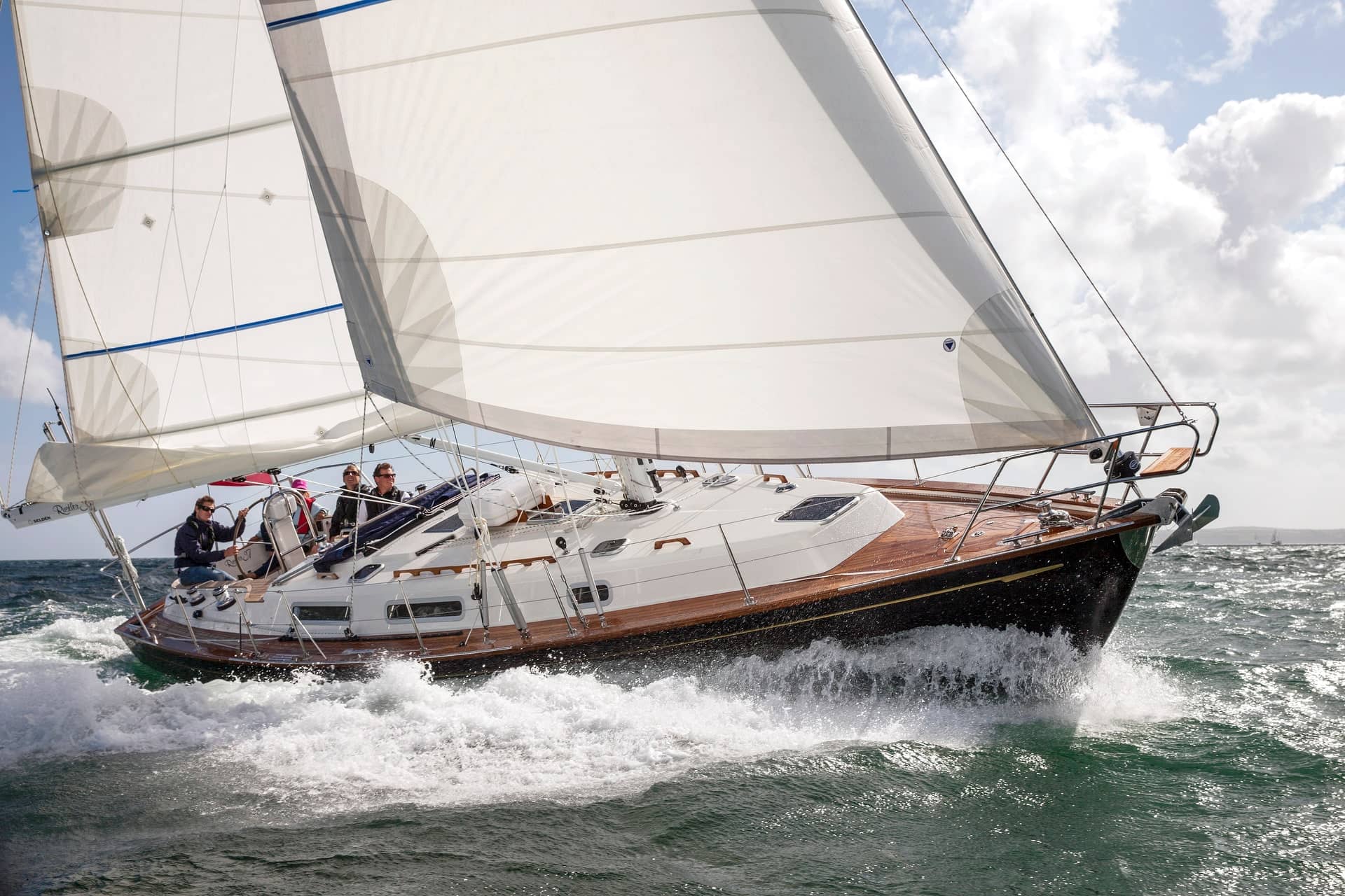 Cutter or sloop rig? Which is best for offshore and ocean cruising