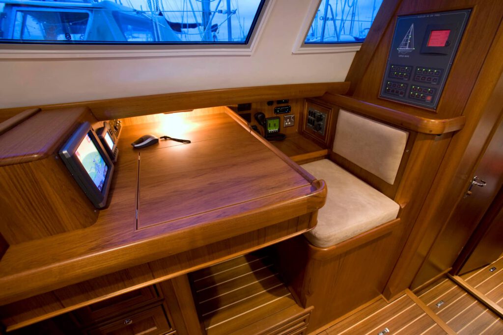 Rustler 44 - Ocean-capable raised saloon bluewater cruiser